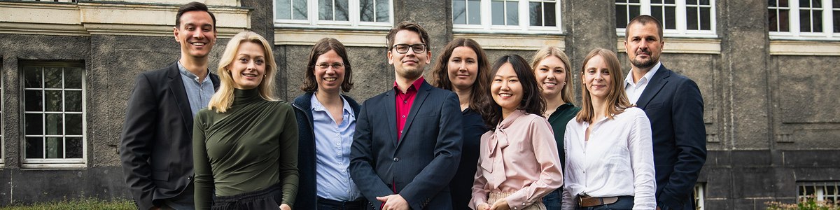 Prof. Dr. Jan Recker : Professorship for Information Systems and ...
